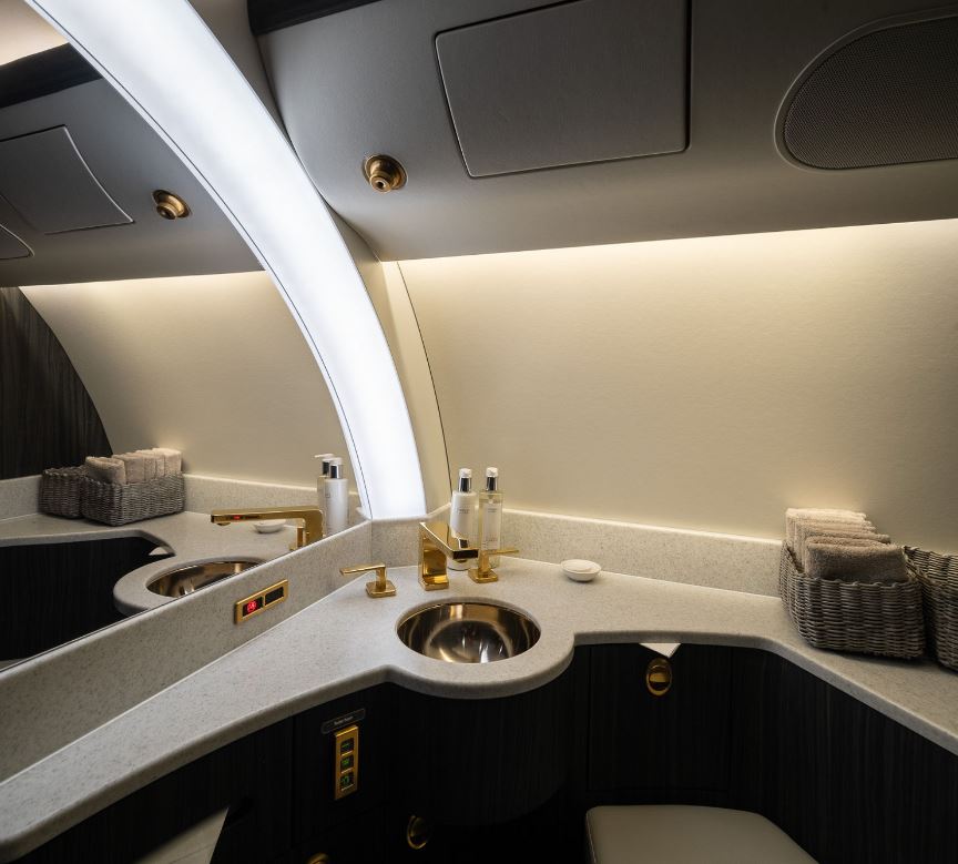 Bombardier Challenger 850 Private Jet - 9H-BOO | AirX