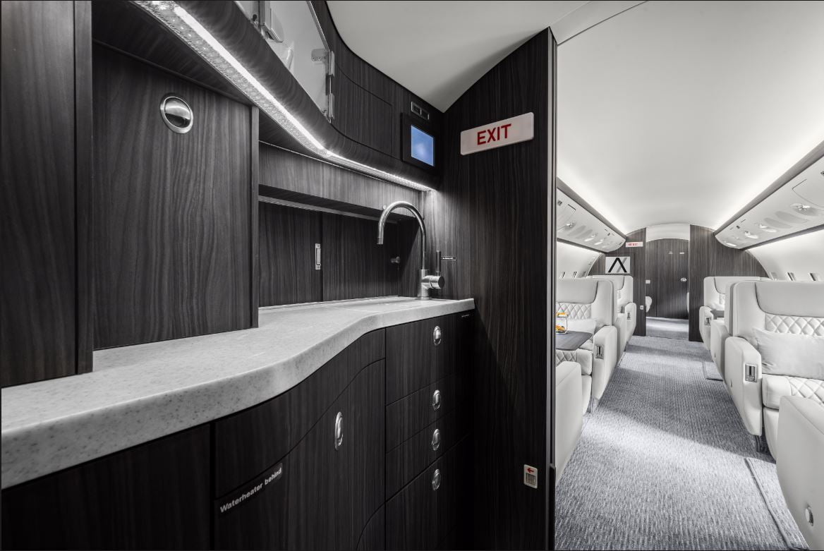 Bombardier Challenger 850 Private Jet - 9H-BOO | AirX